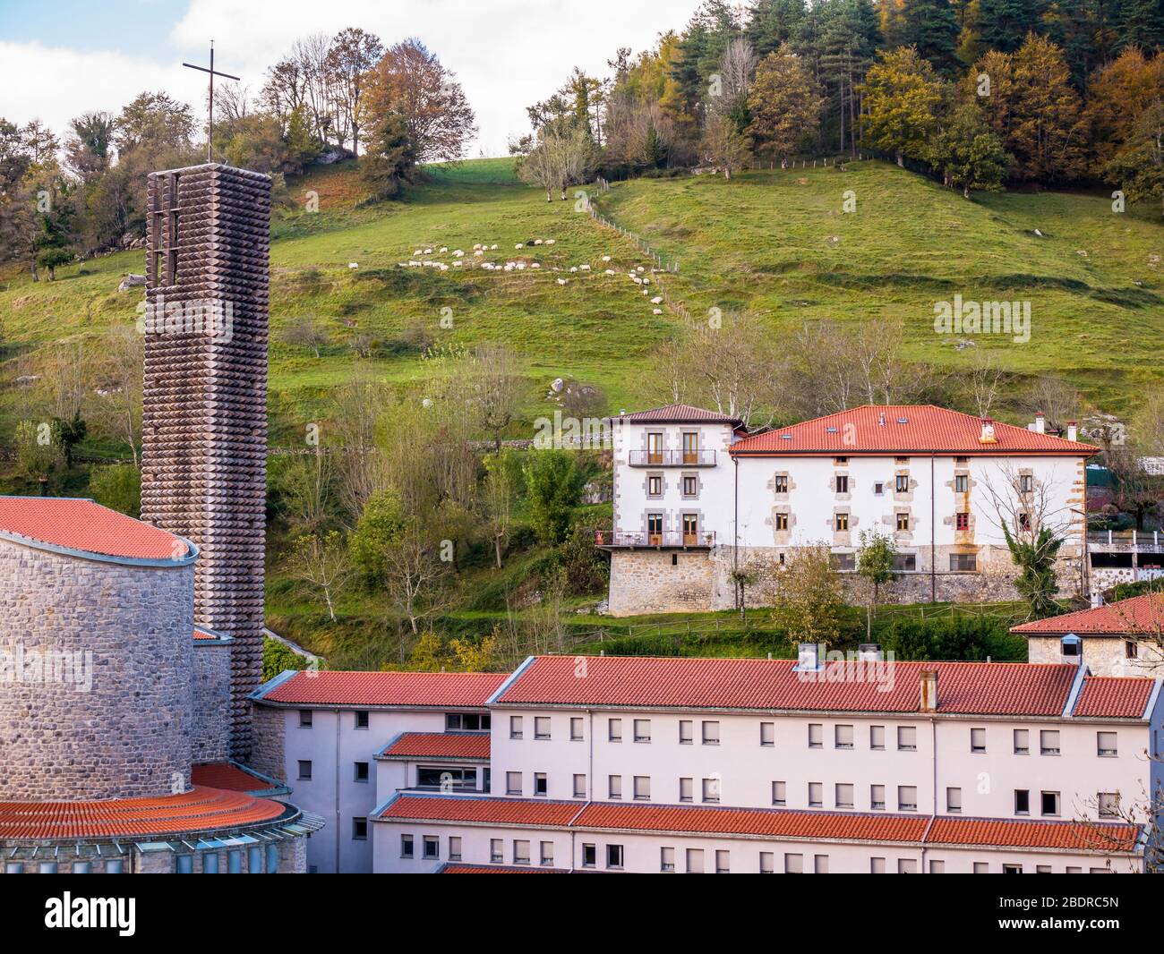 Santuario de Aránzazu. Oñate. Guipúzcoa. País Vasco. España Stock Photo ...