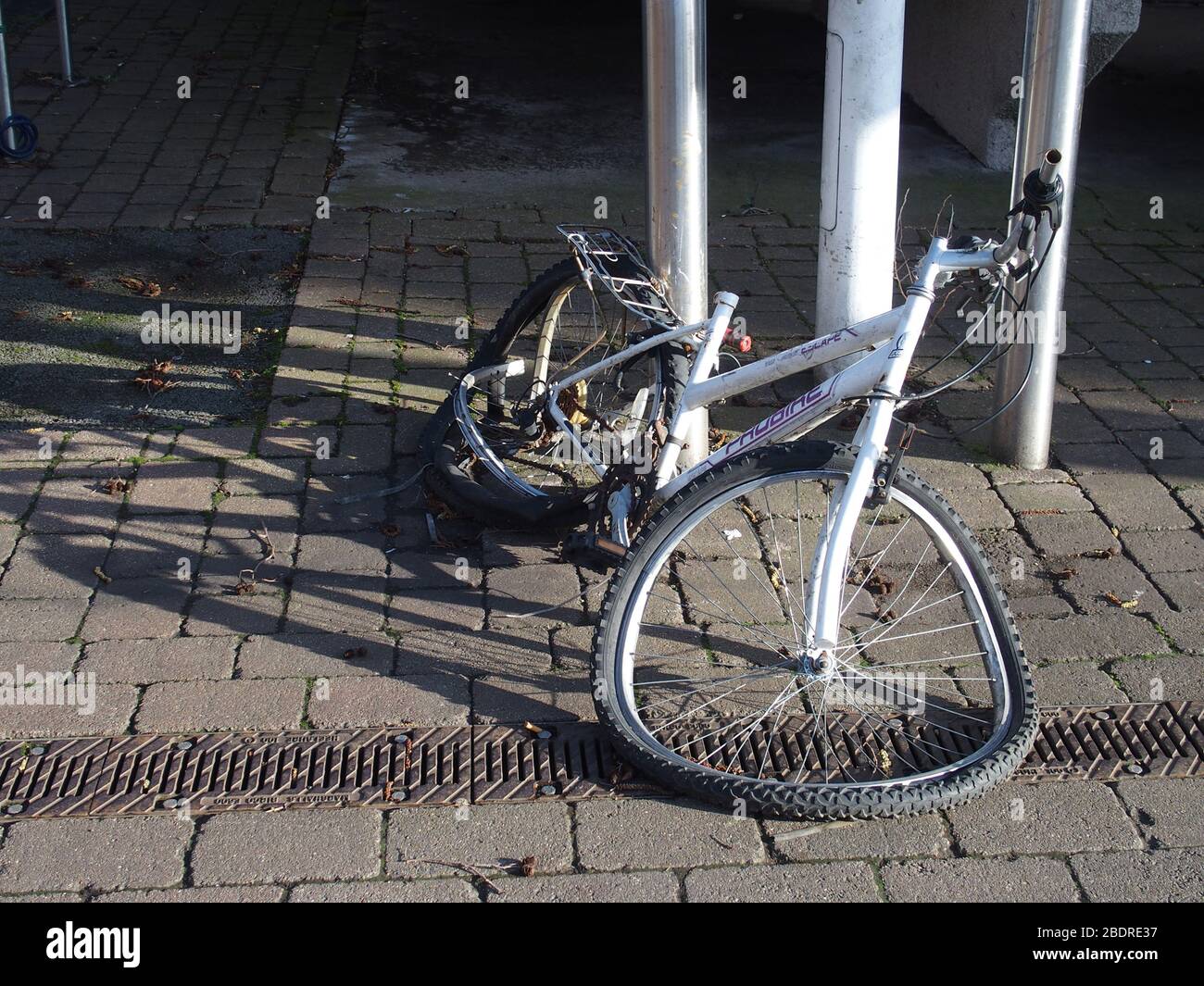 Damaged vandalised bicycle Stock Photo - Alamy