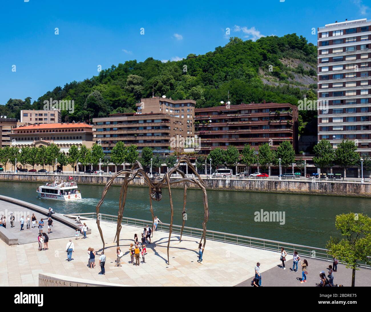 Museo guggenheim museo de bilbao hi-res stock photography and images ...