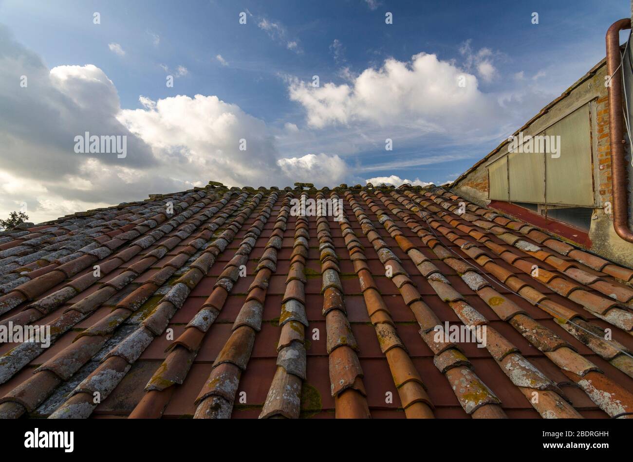 Roman roof tiles hi-res stock photography and images - Alamy
