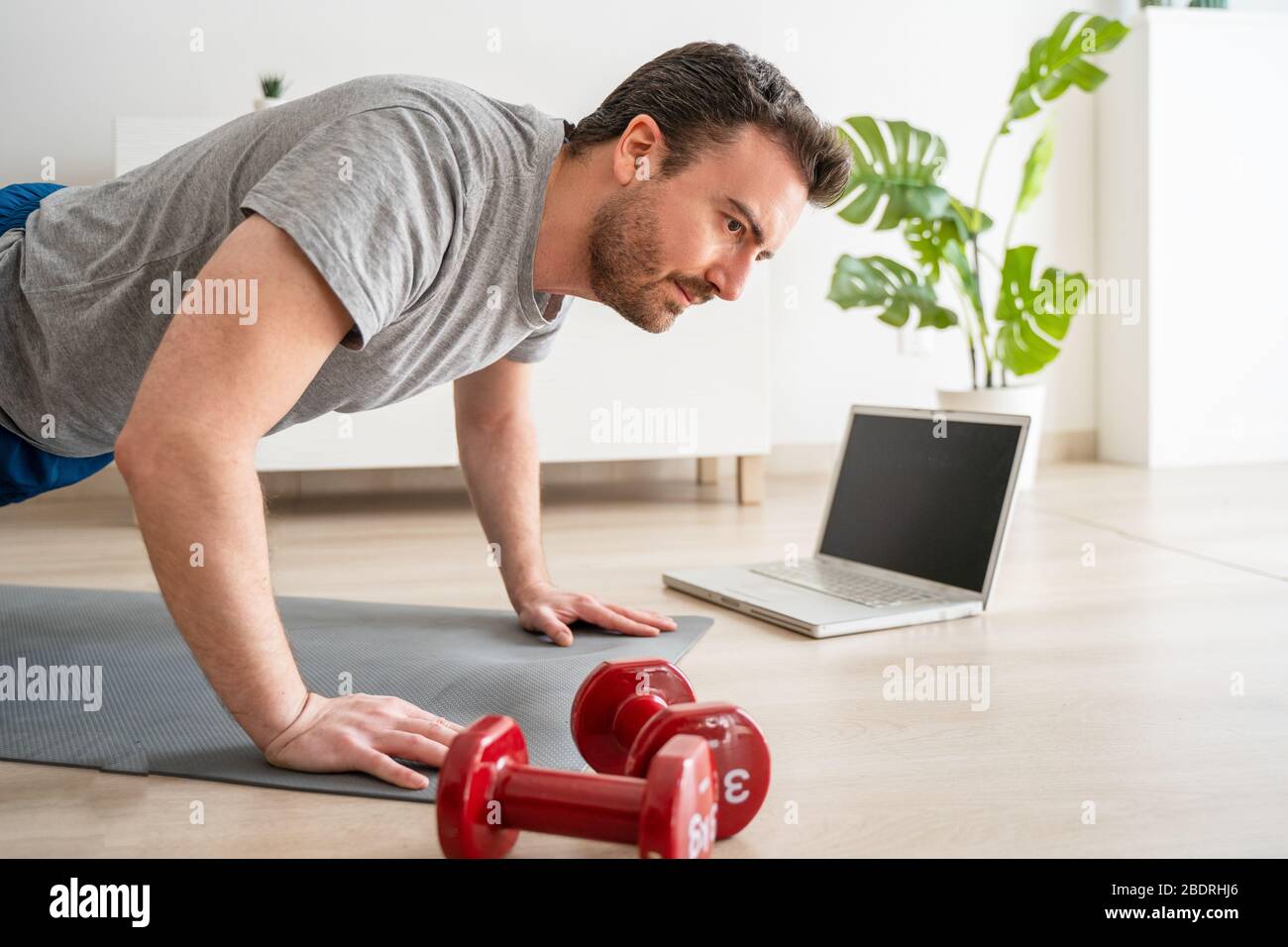 Digital tutorial hi-res stock photography and images - Alamy