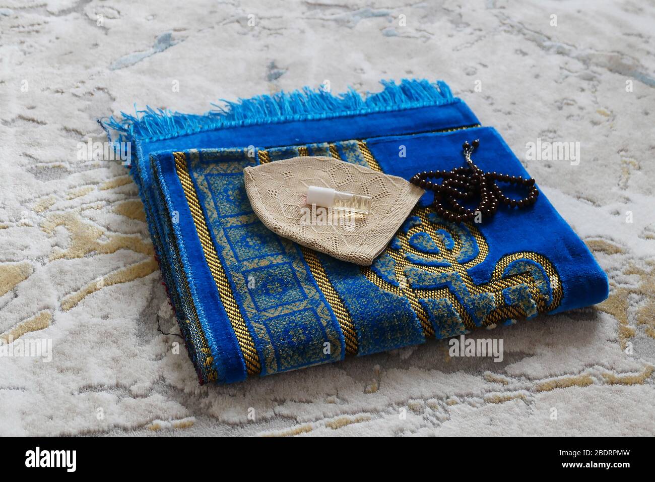 worship materials used by Muslims, prayer beads prayer rugs and ...