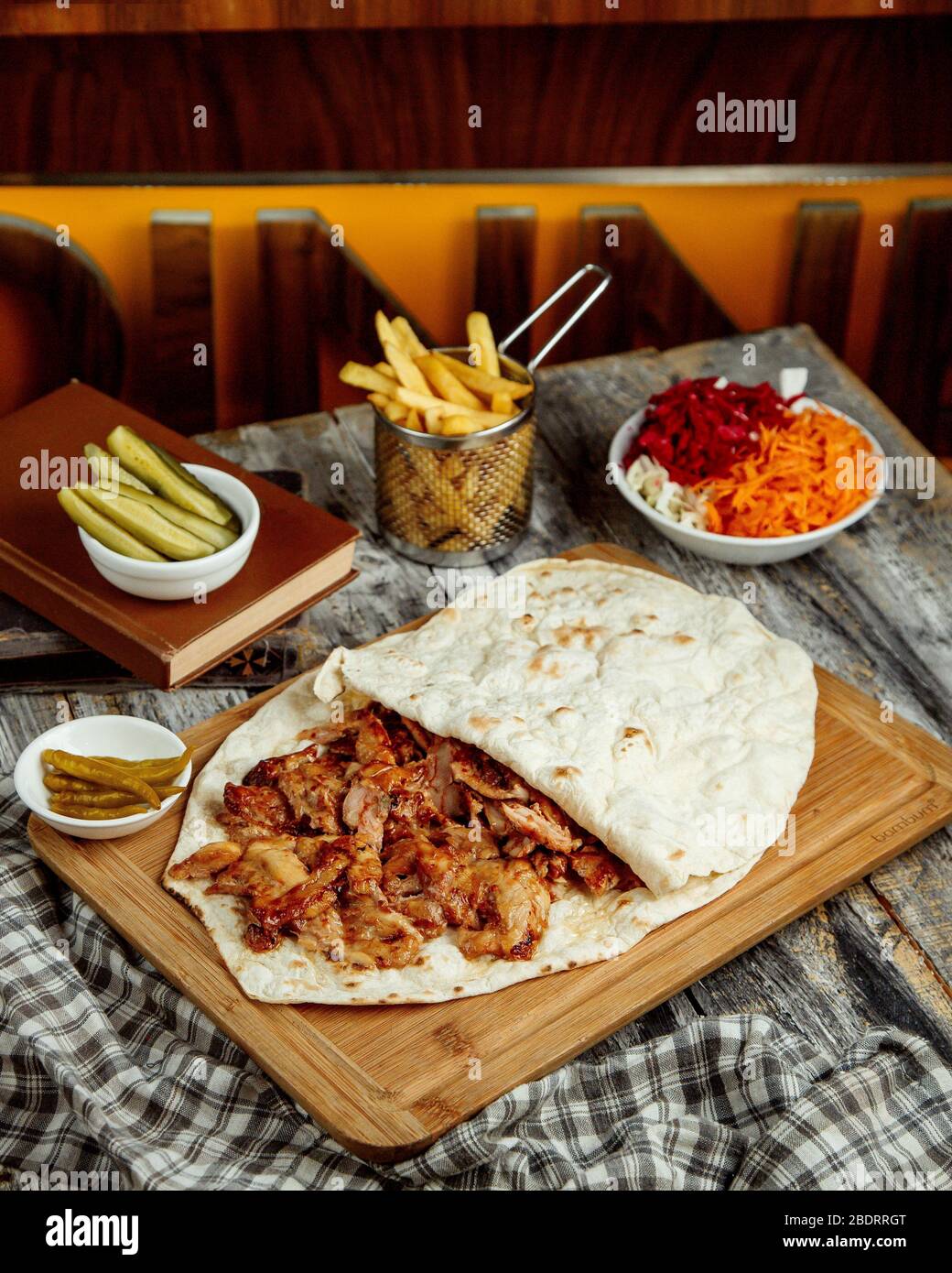Turkish flatbreads hi-res stock photography and images - Alamy