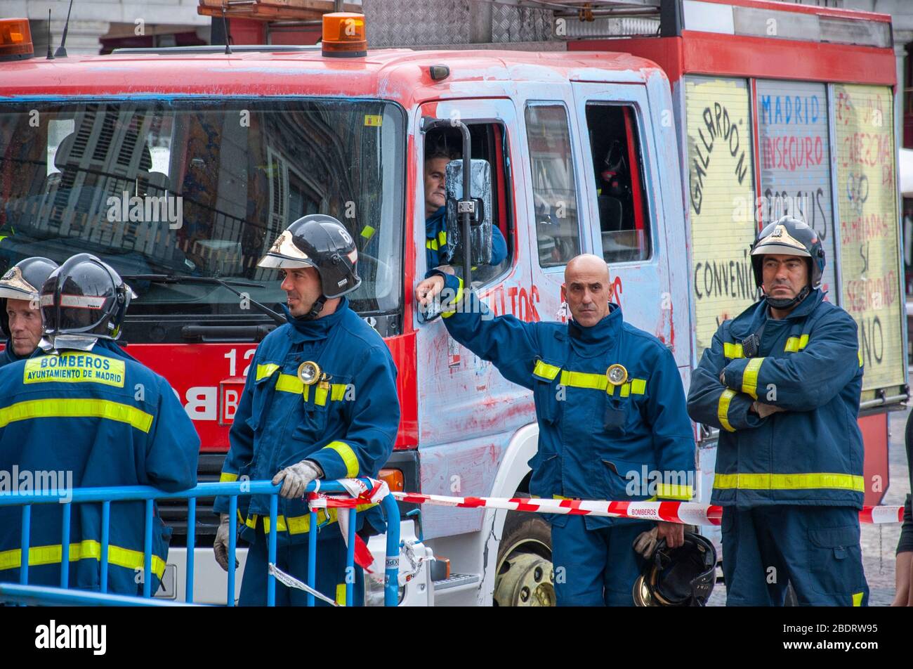 Firefighter ladder spain hi-res stock photography and images - Alamy