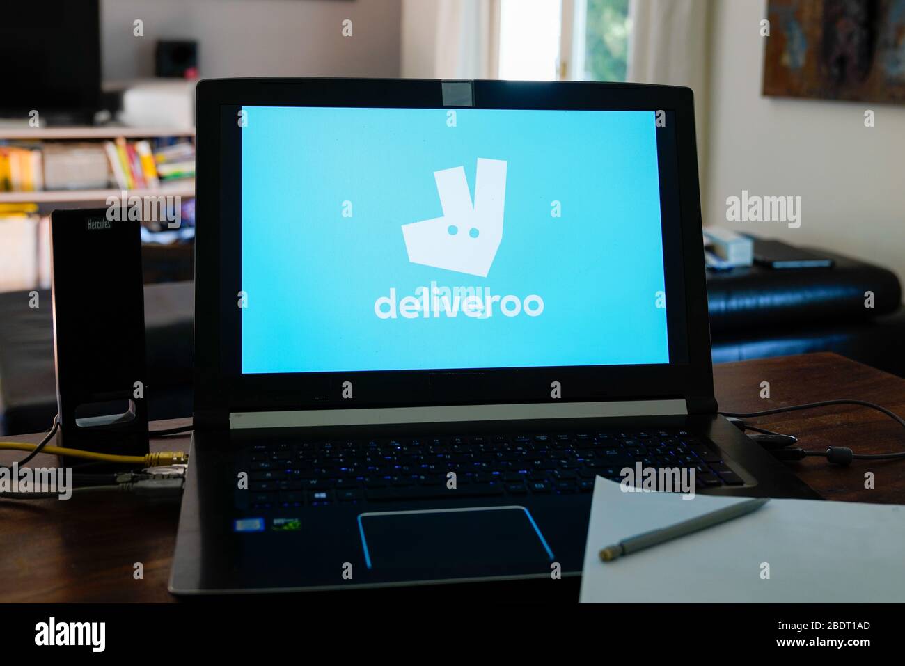 Deliveroo delivery house hi-res stock photography and images - Alamy