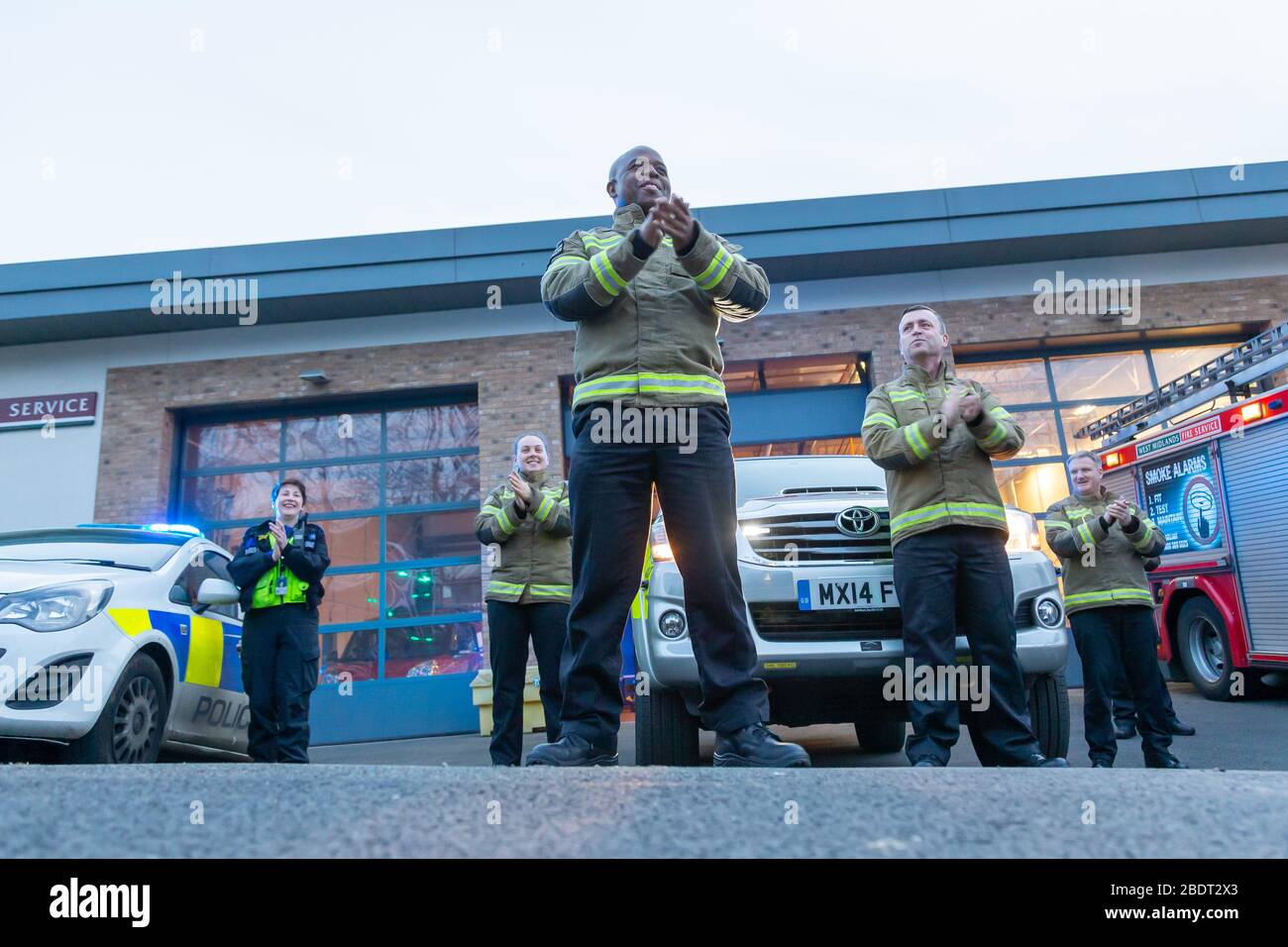 Nhs frontline applaus hi-res stock photography and images - Alamy