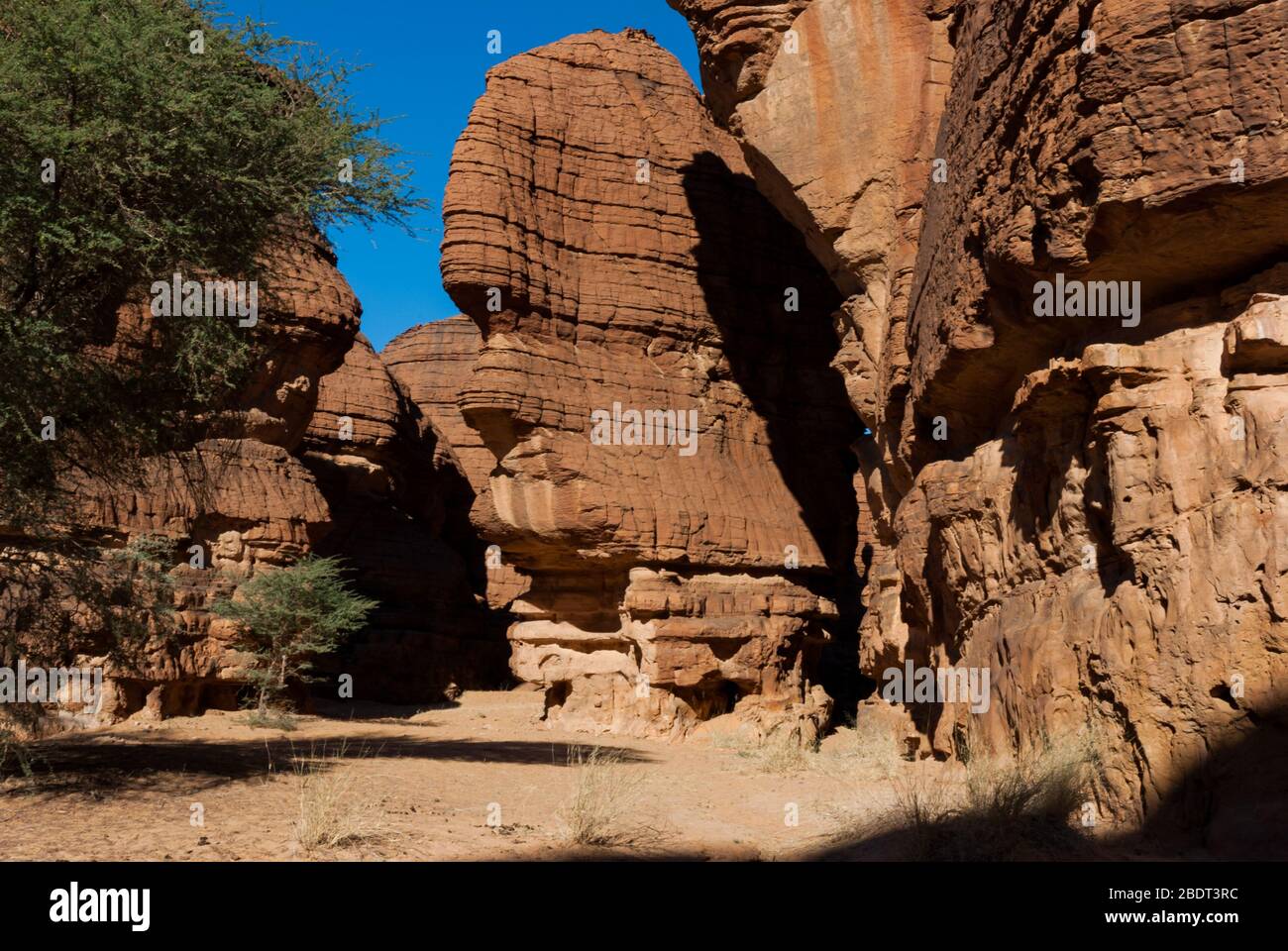 Labyrithe of rock formation called d'Oyo in Ennedi Plateau on Sahara ...