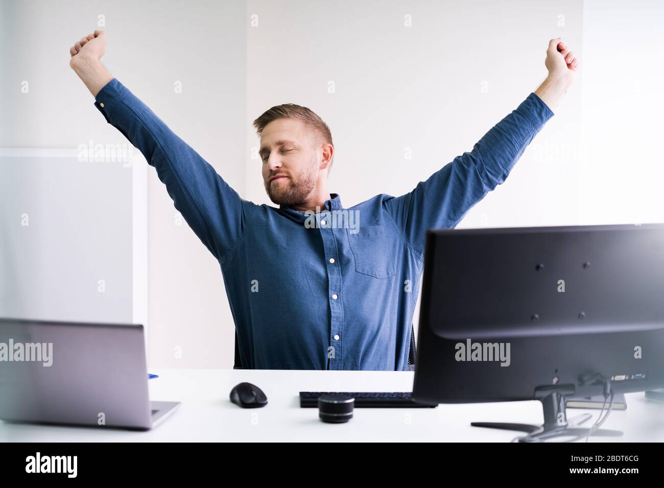 Hands arms work working hi-res stock photography and images - Alamy