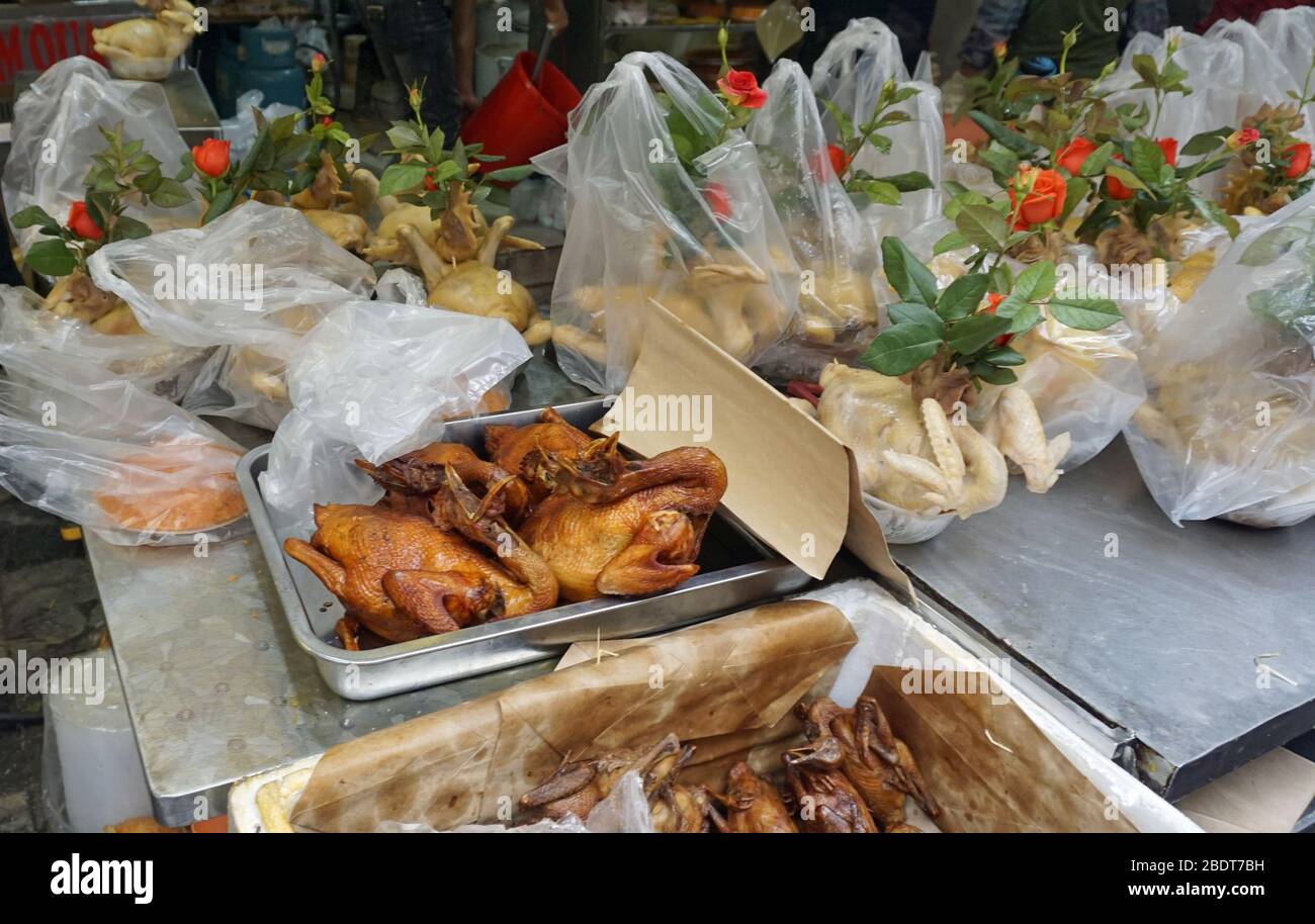 street market scene in hanoi in vietnam Stock Photo - Alamy