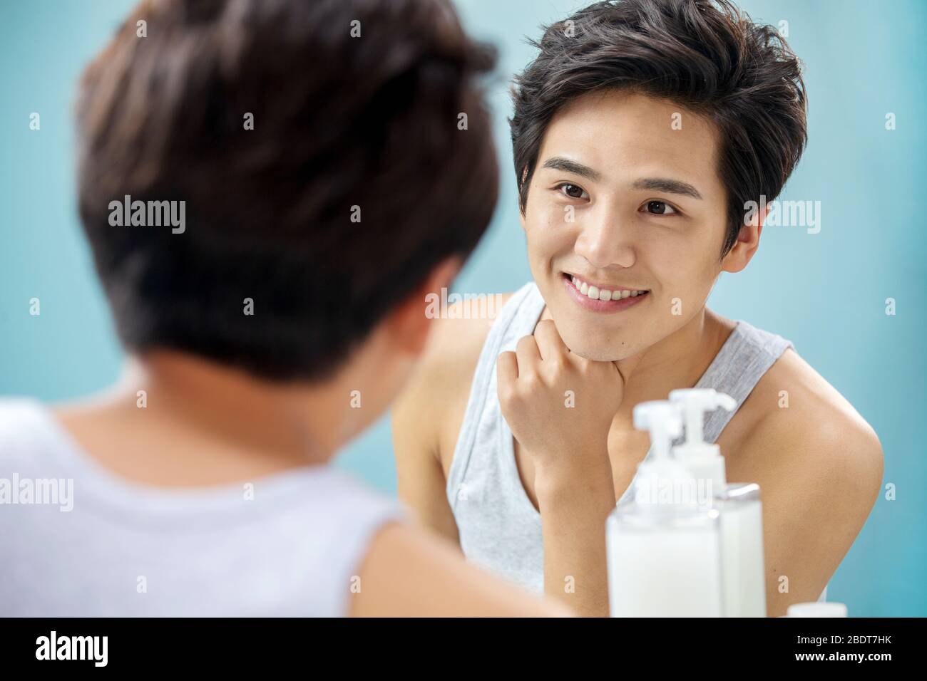 Man body image mirror hi-res stock photography and images - Alamy