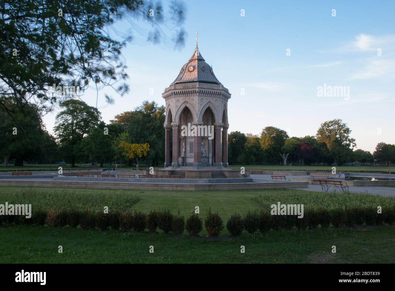 Heritage Historical Stone Water Fountain Victoria Park, Grove Road ...