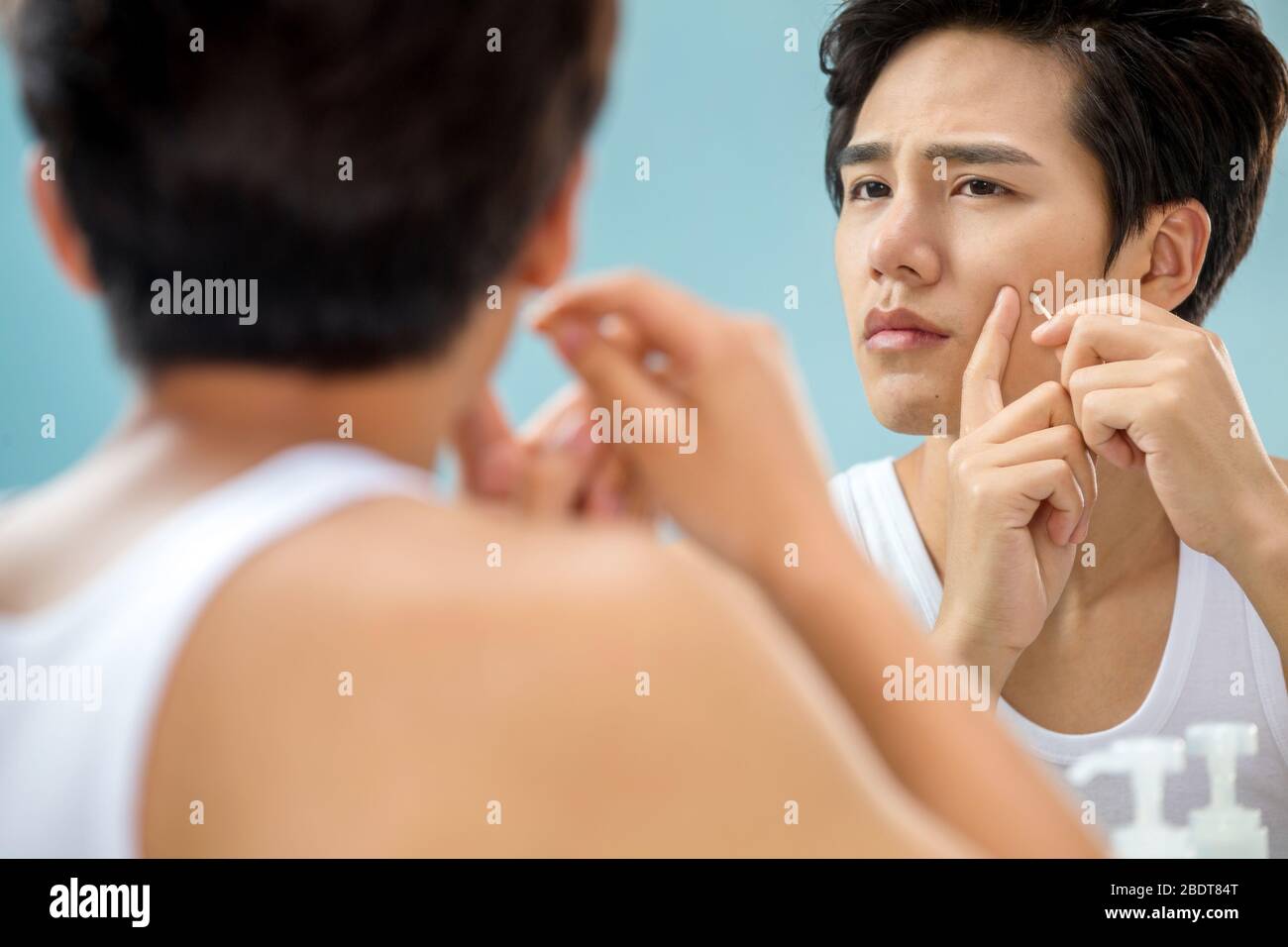 Man body image mirror hi-res stock photography and images - Alamy