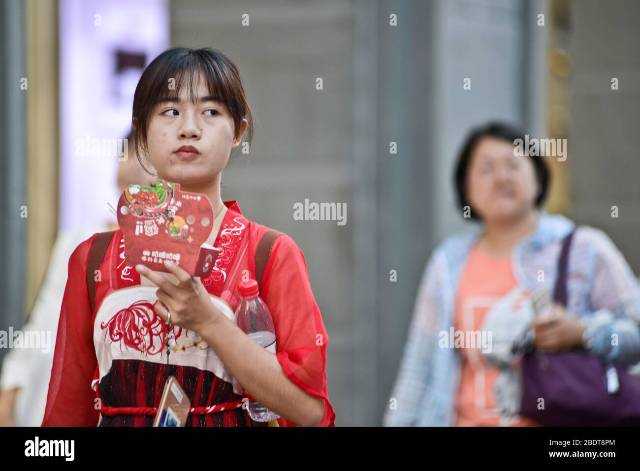 Chinese people eating hi-res stock photography and images - Alamy