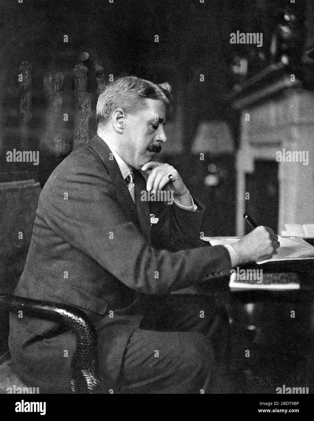 Arnold bennett author hi-res stock photography and images - Alamy