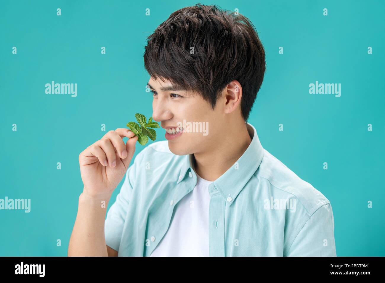 The smell for men hi-res stock photography and images - Alamy