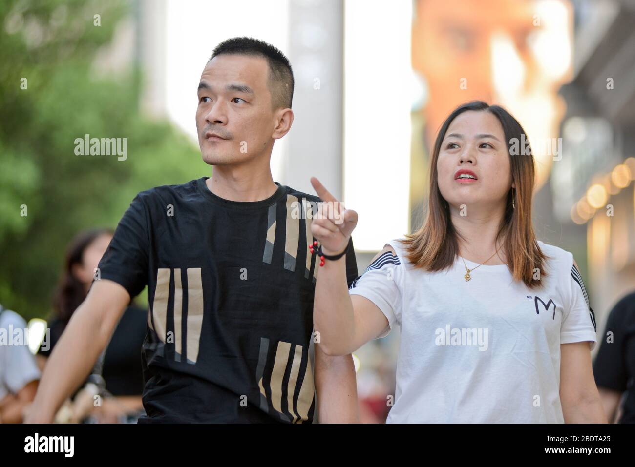 China couple hi-res stock photography and images - Alamy