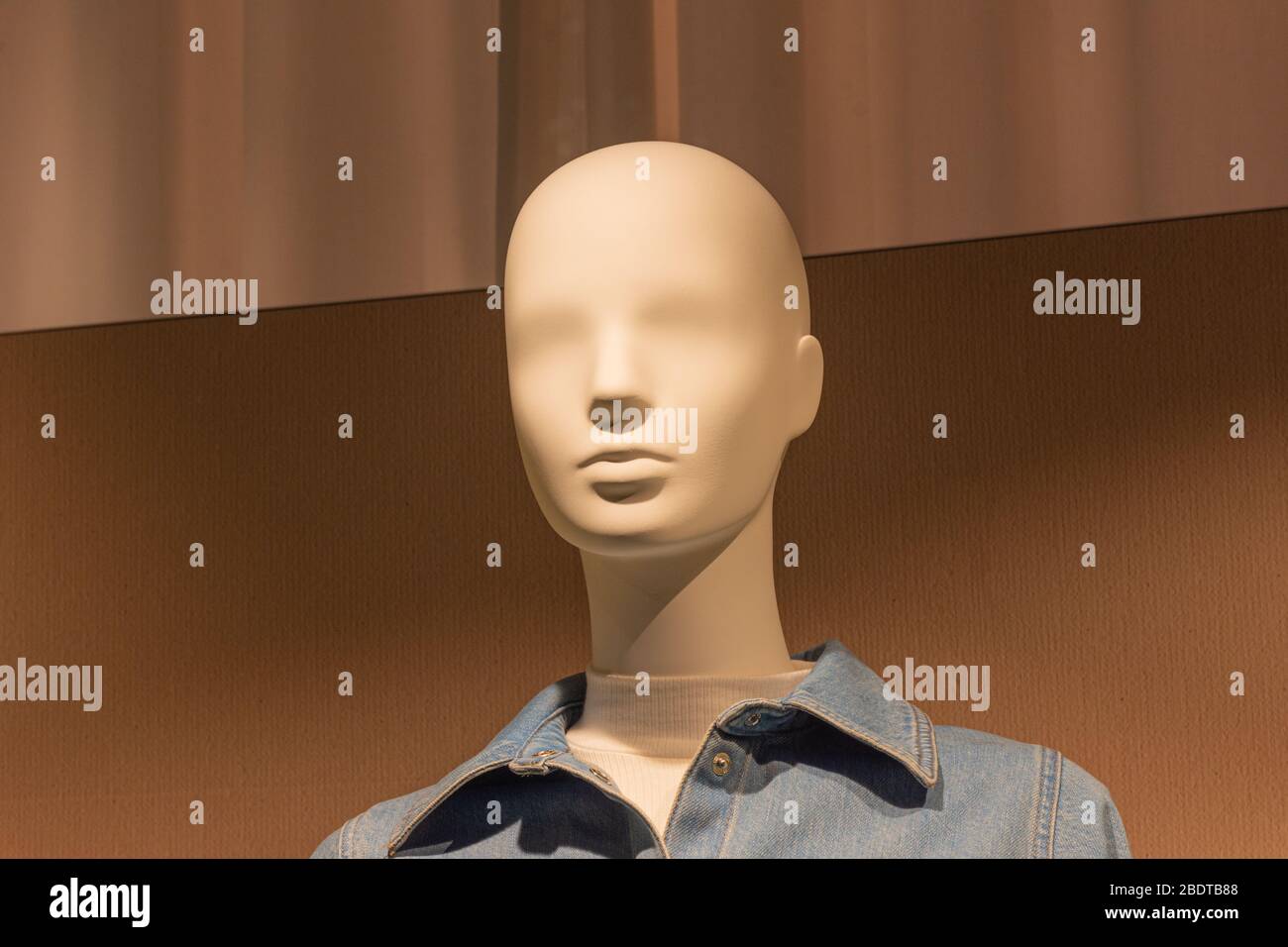 Shop Window Mannequins High Resolution Stock Photography and Images - Alamy