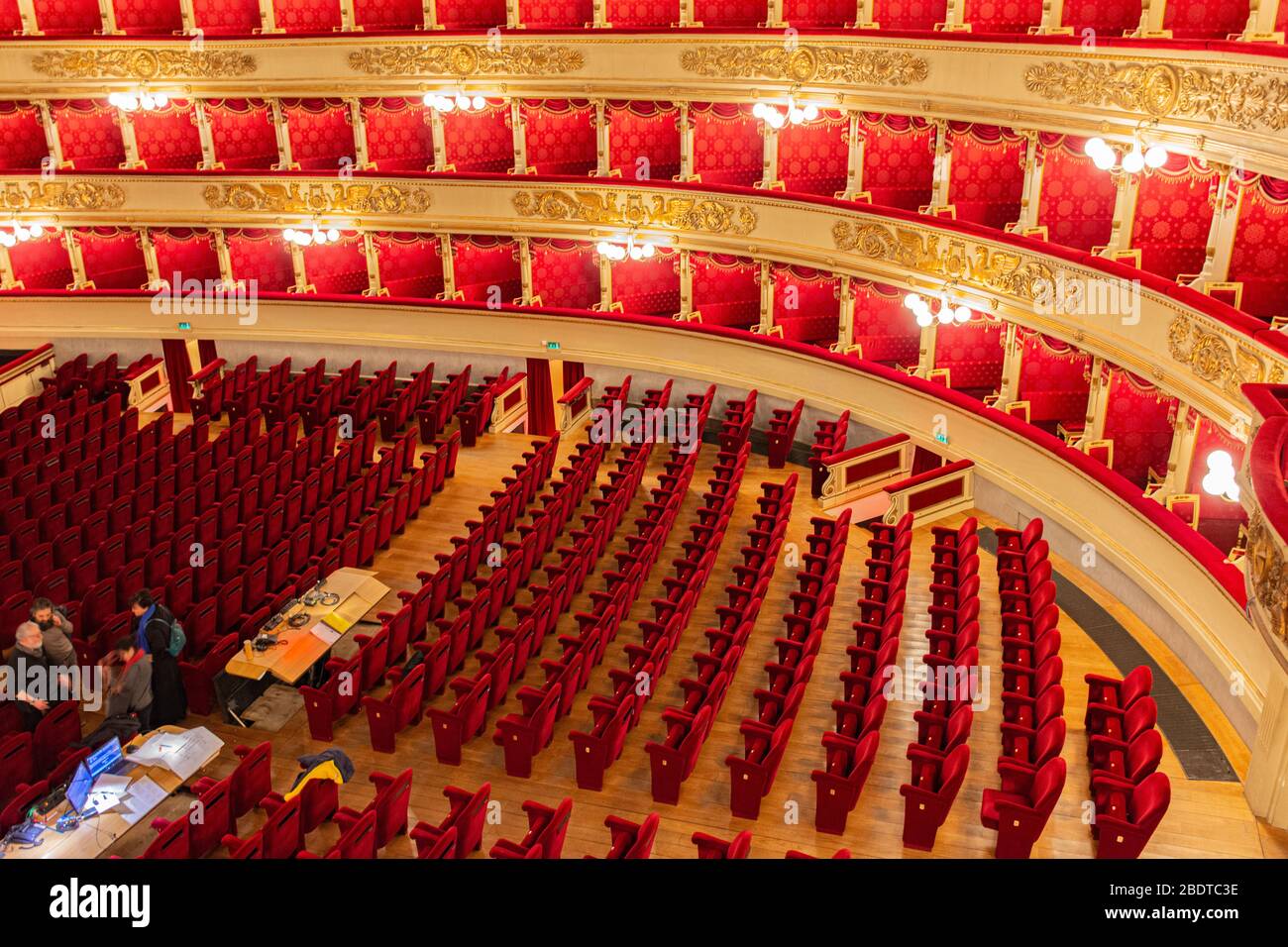 La scala milan interior hi-res stock photography and images - Alamy