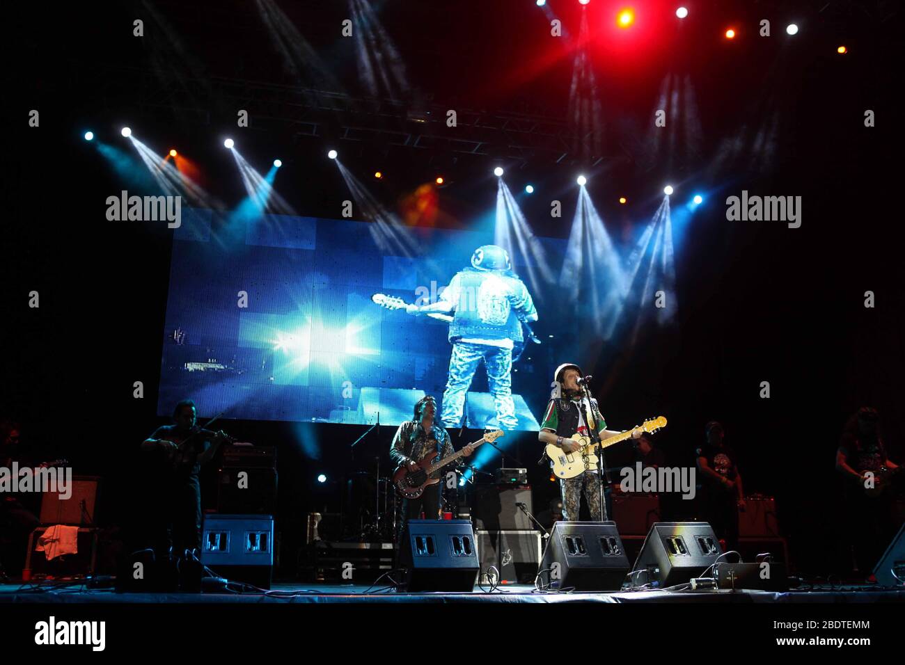 Banda de rock mexicana hi-res stock photography and images - Alamy