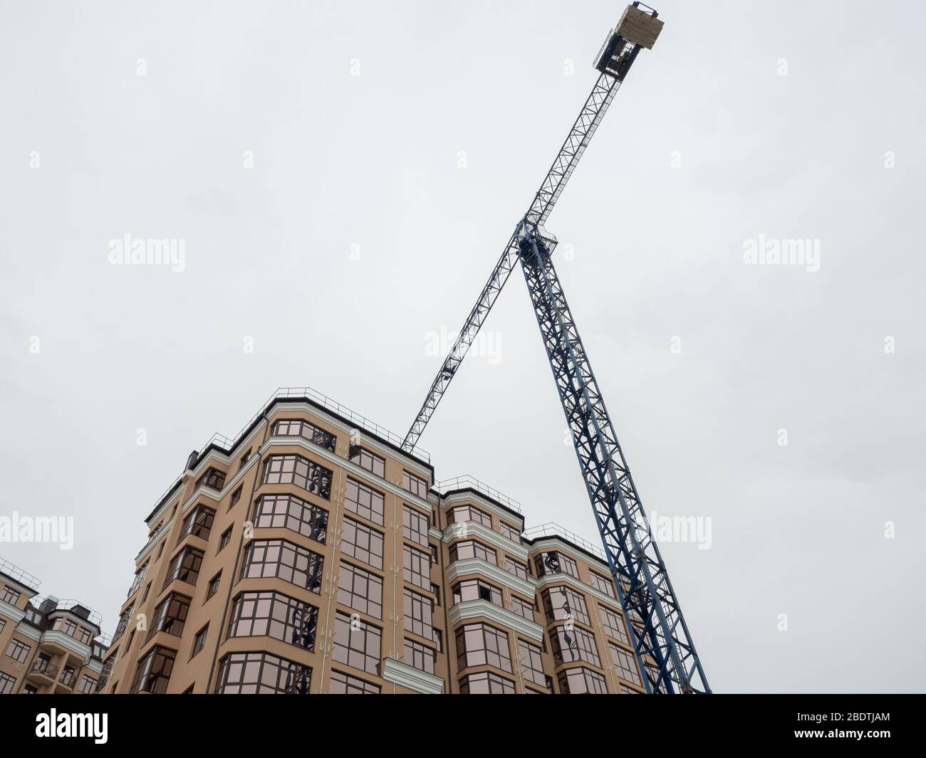 Tall crane stands hi-res stock photography and images - Alamy