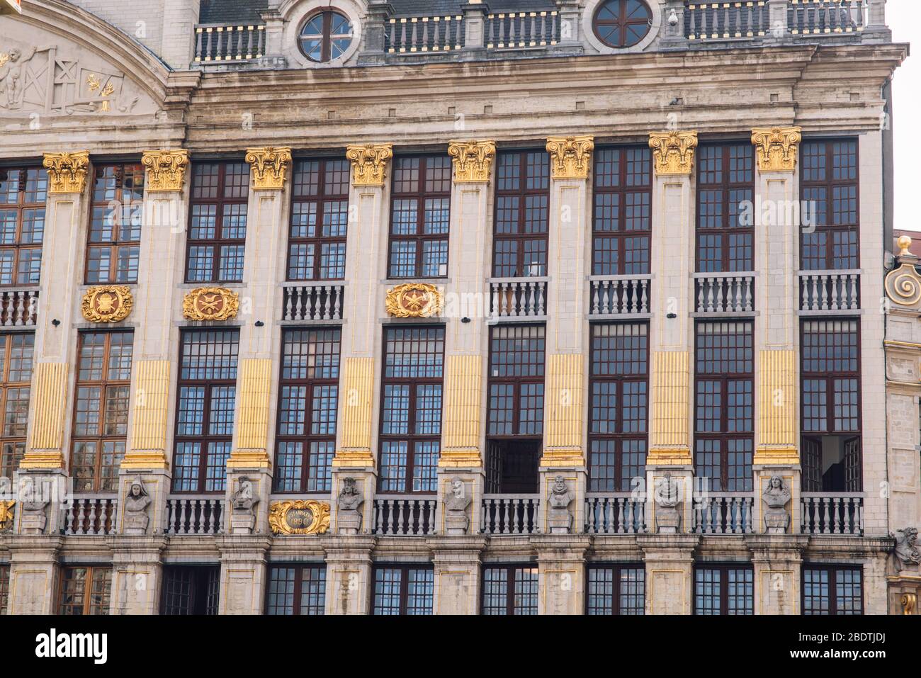 Brussels cityhall on grand place hi-res stock photography and images ...