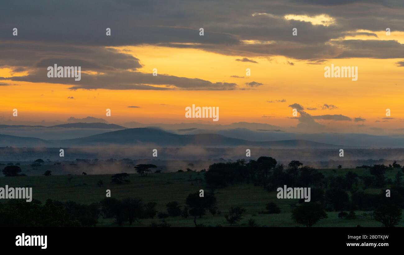Tall clouds over plains hi-res stock photography and images - Alamy