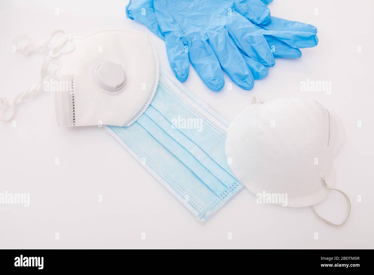 Surgical ear loop mask hi-res stock photography and images - Alamy