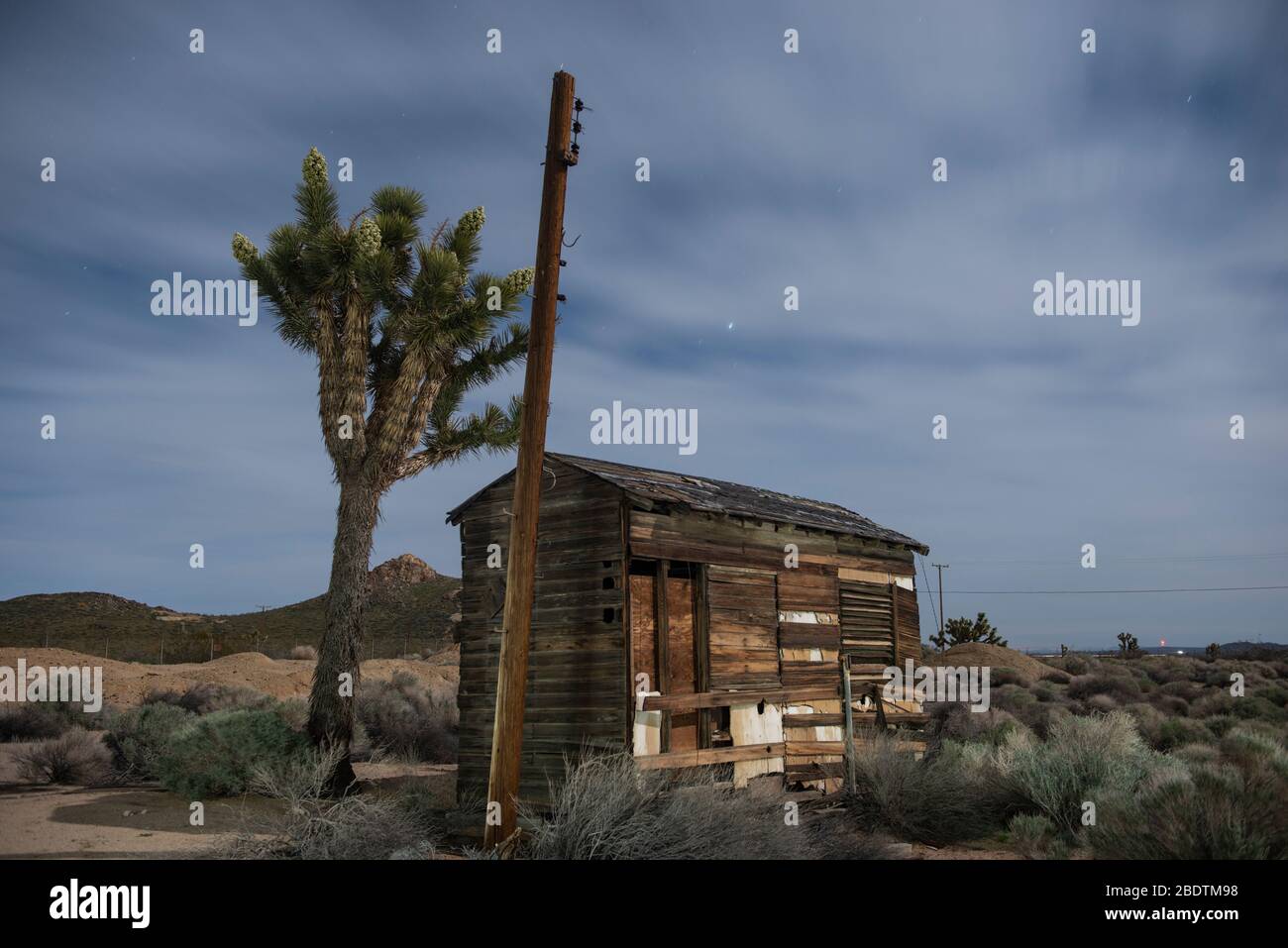 Abandoned shack hi-res stock photography and images - Alamy