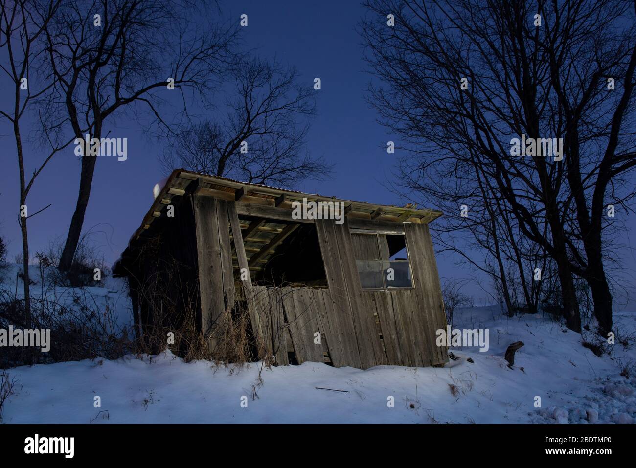 Crumbling snow hi-res stock photography and images - Alamy