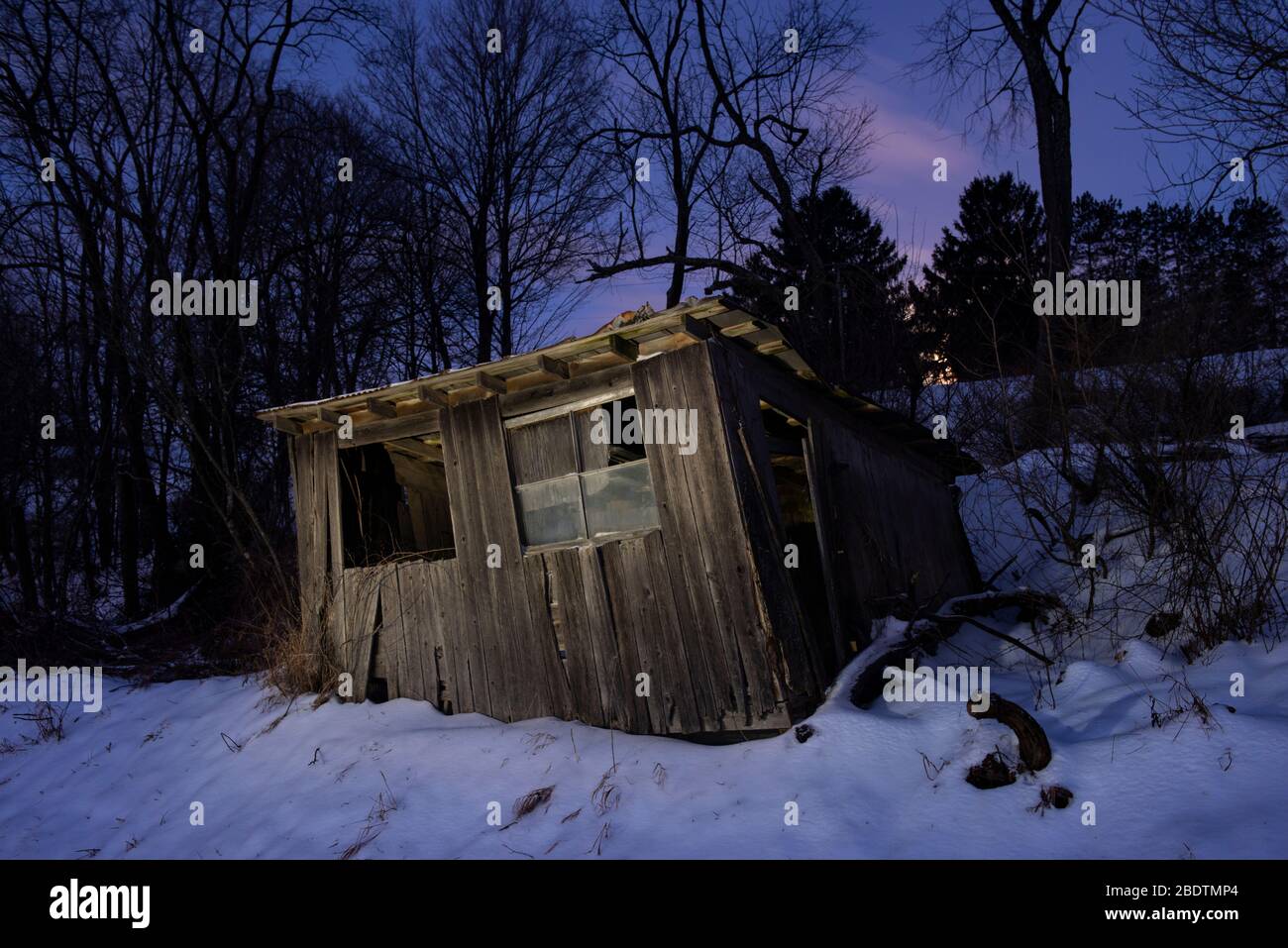 Crumbling snow hi-res stock photography and images - Alamy