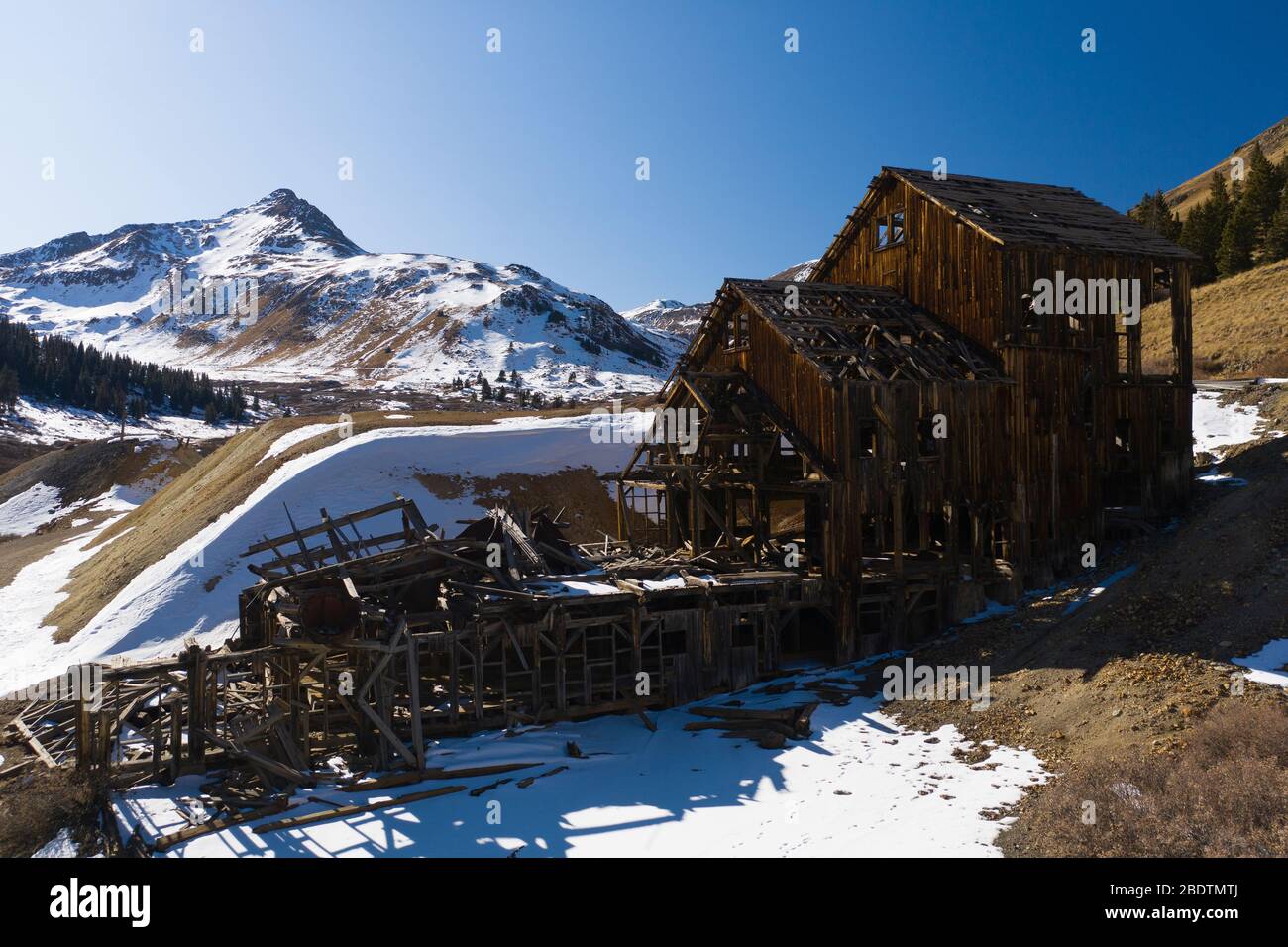 Mining structures hi-res stock photography and images - Alamy