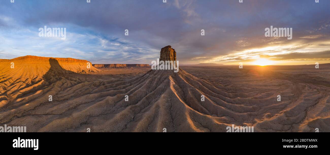 Deep rock cuts hi-res stock photography and images - Alamy