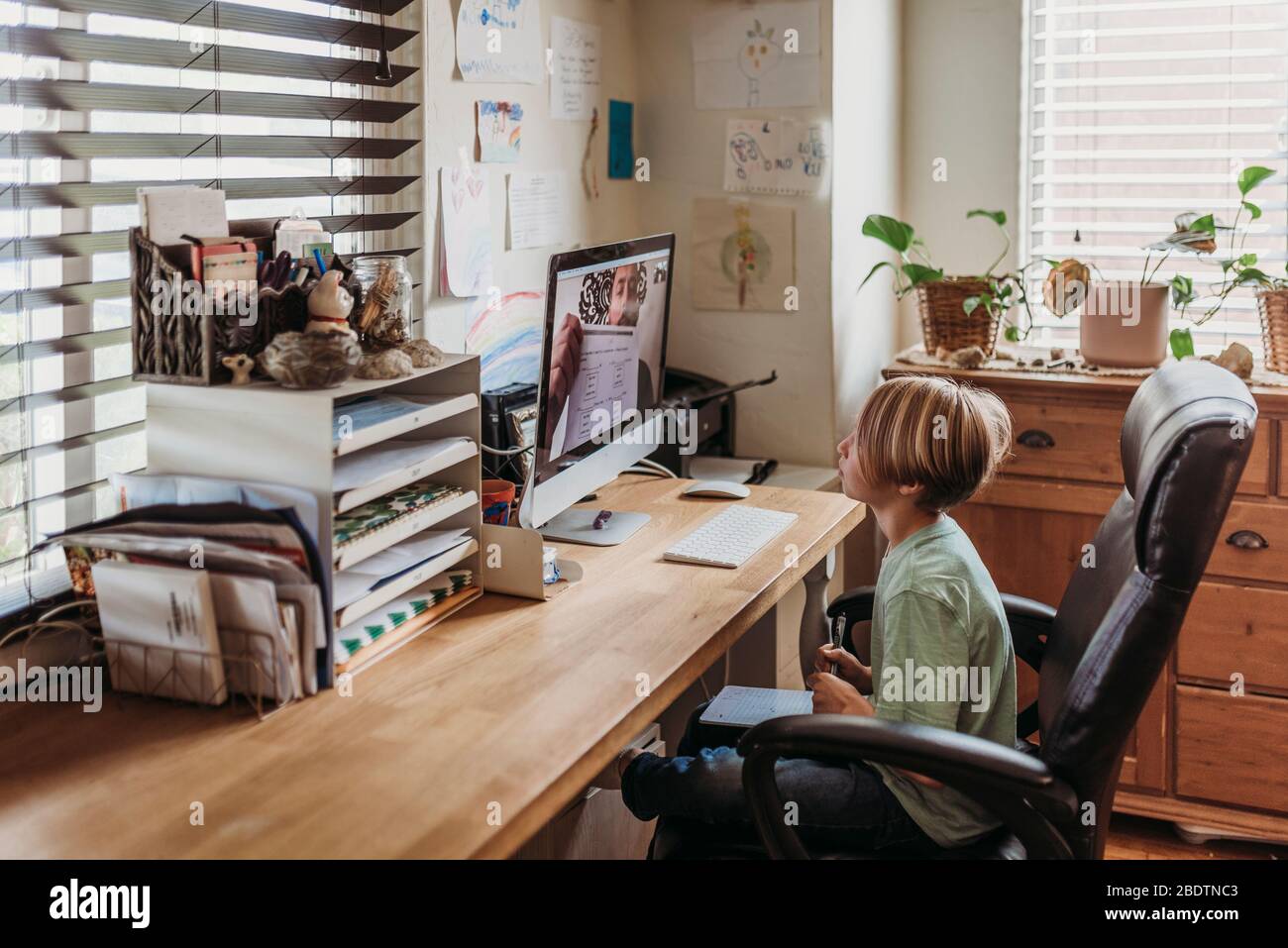 Remote learning zoom hi-res stock photography and images - Alamy