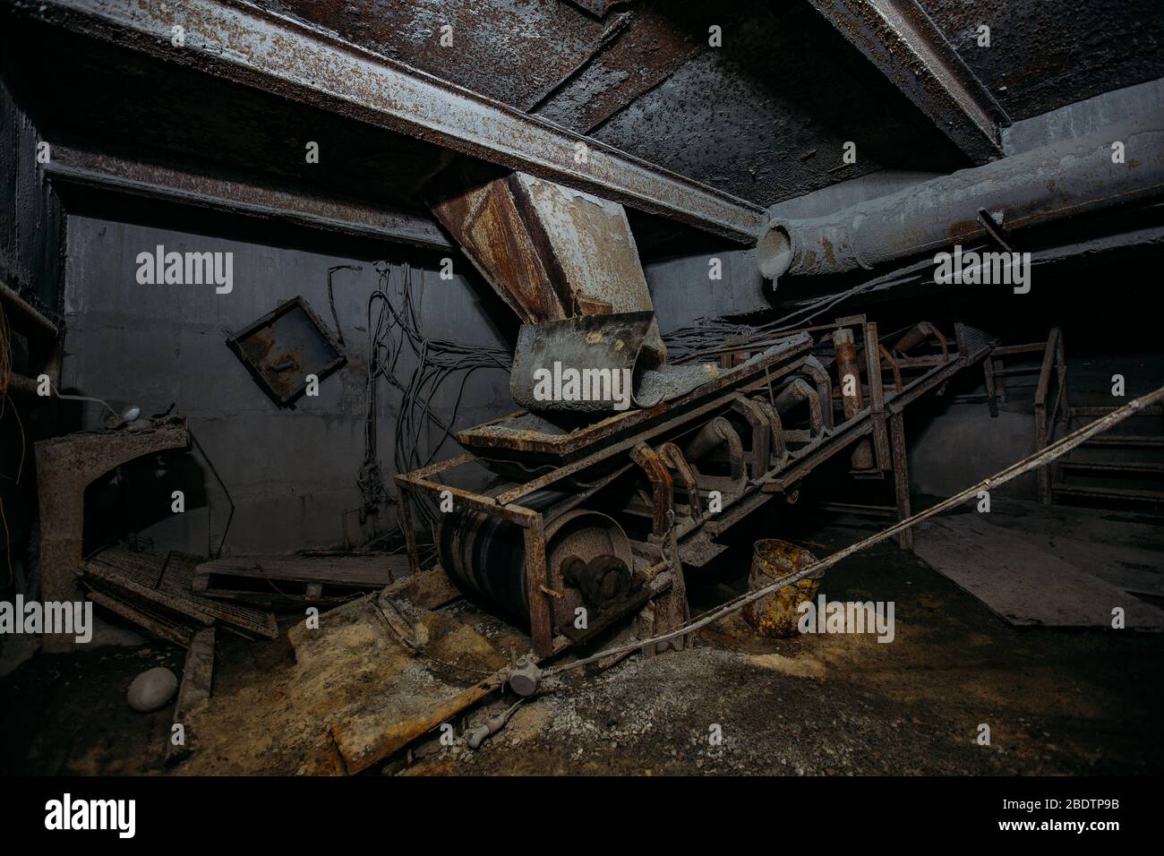 Cement factory abandoned hi-res stock photography and images - Alamy
