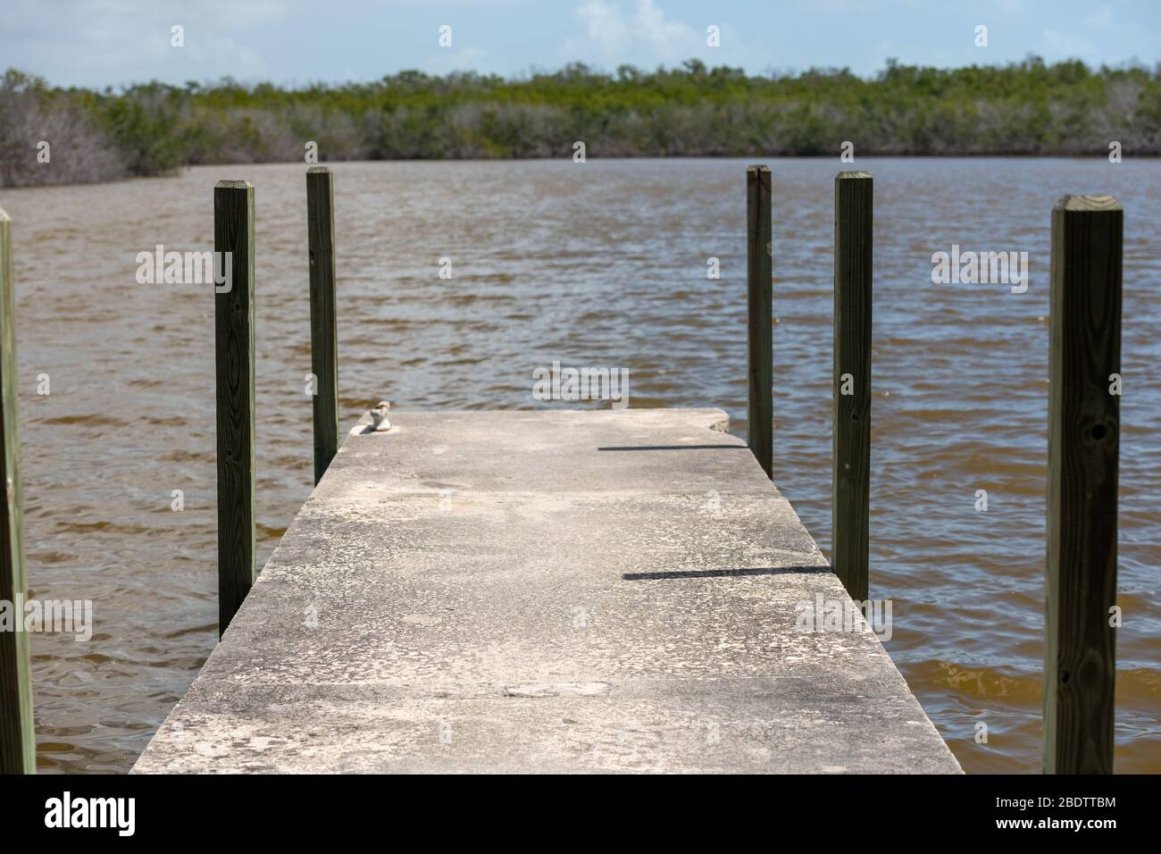 Cement dock hi-res stock photography and images - Alamy