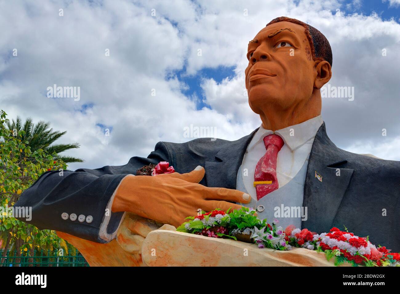 Statue of sir vere cornwall hi-res stock photography and images - Alamy