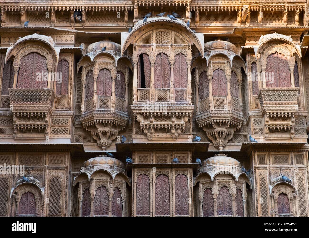 Traditional indian haveli merchants house hi-res stock photography and ...