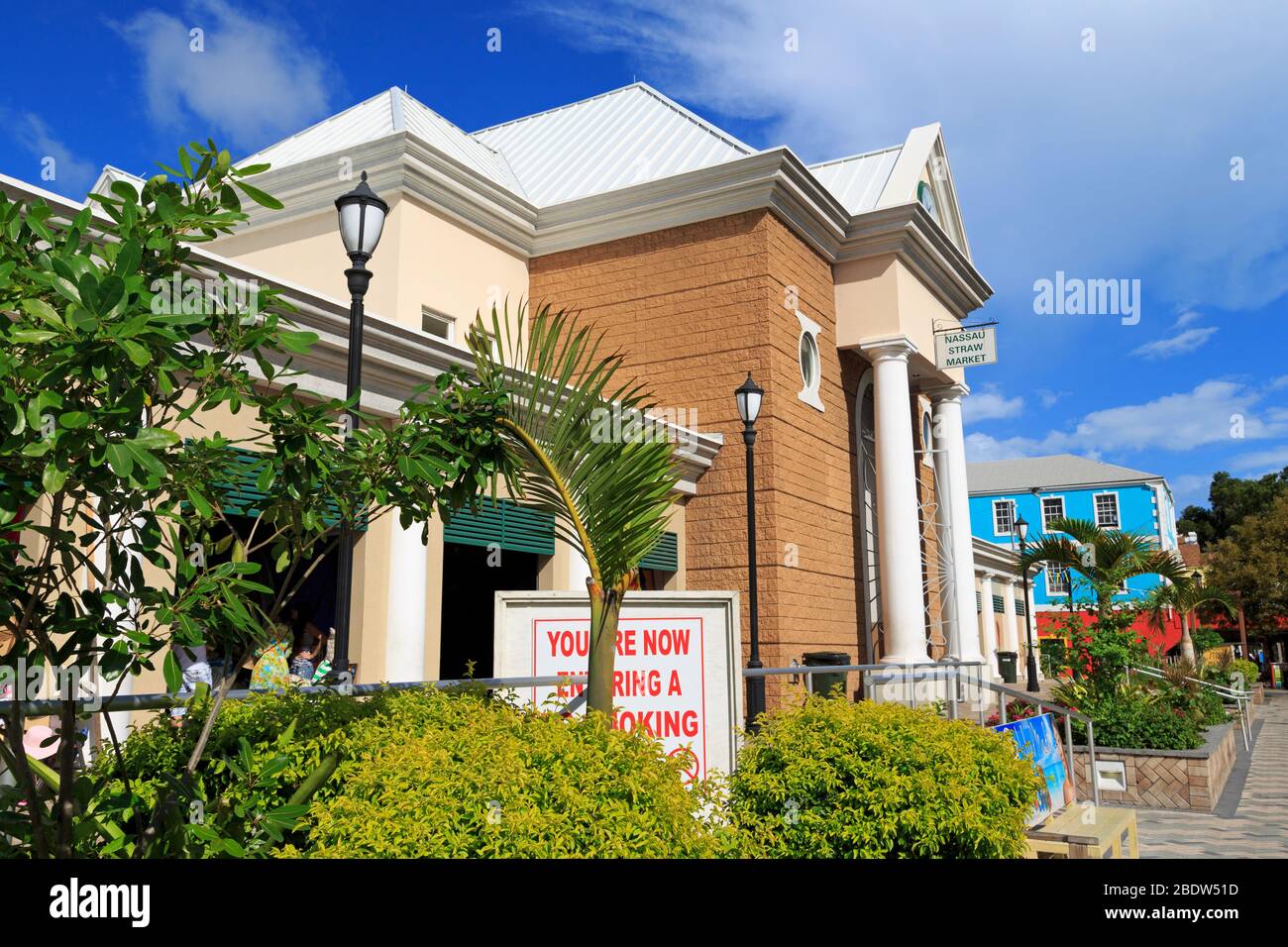 Straw market nassau bahamas hi-res stock photography and images - Alamy