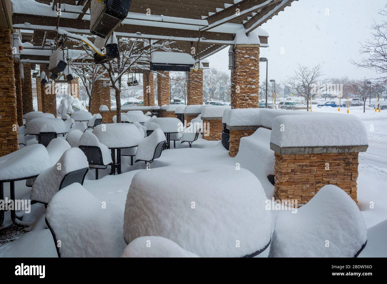 Outdoor Restaurant Patio on a Cold, Snowy Day Stock Photo - Alamy