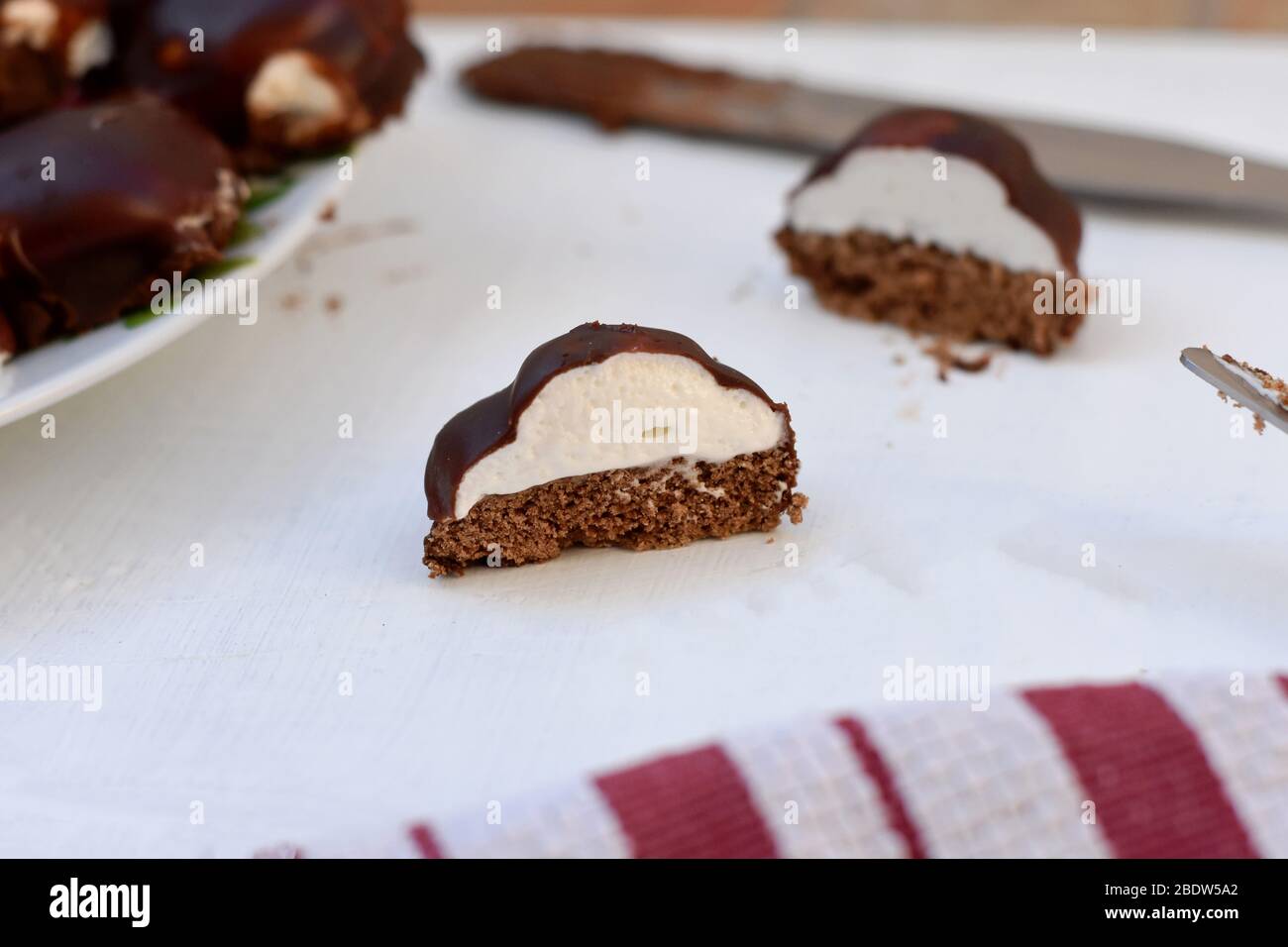Delicious homemade chocolate cookies/ Munchmallow Chocolate Round ...