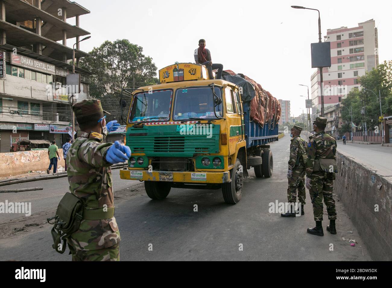 DHAKA, BANGLADESH - APRIL 08: Bangladesh Army checking vehicles on the ...
