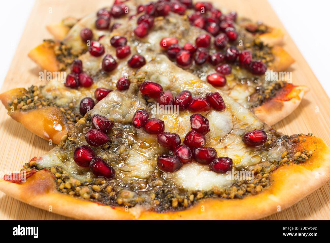 Zataar Manakish lebanese manakeesh arabic food Zataar pomegranate ...