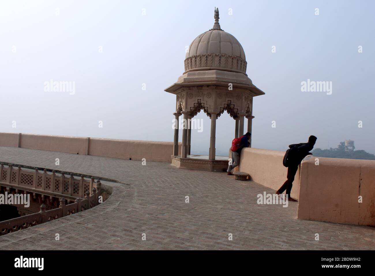 Empty temples hi-res stock photography and images - Alamy