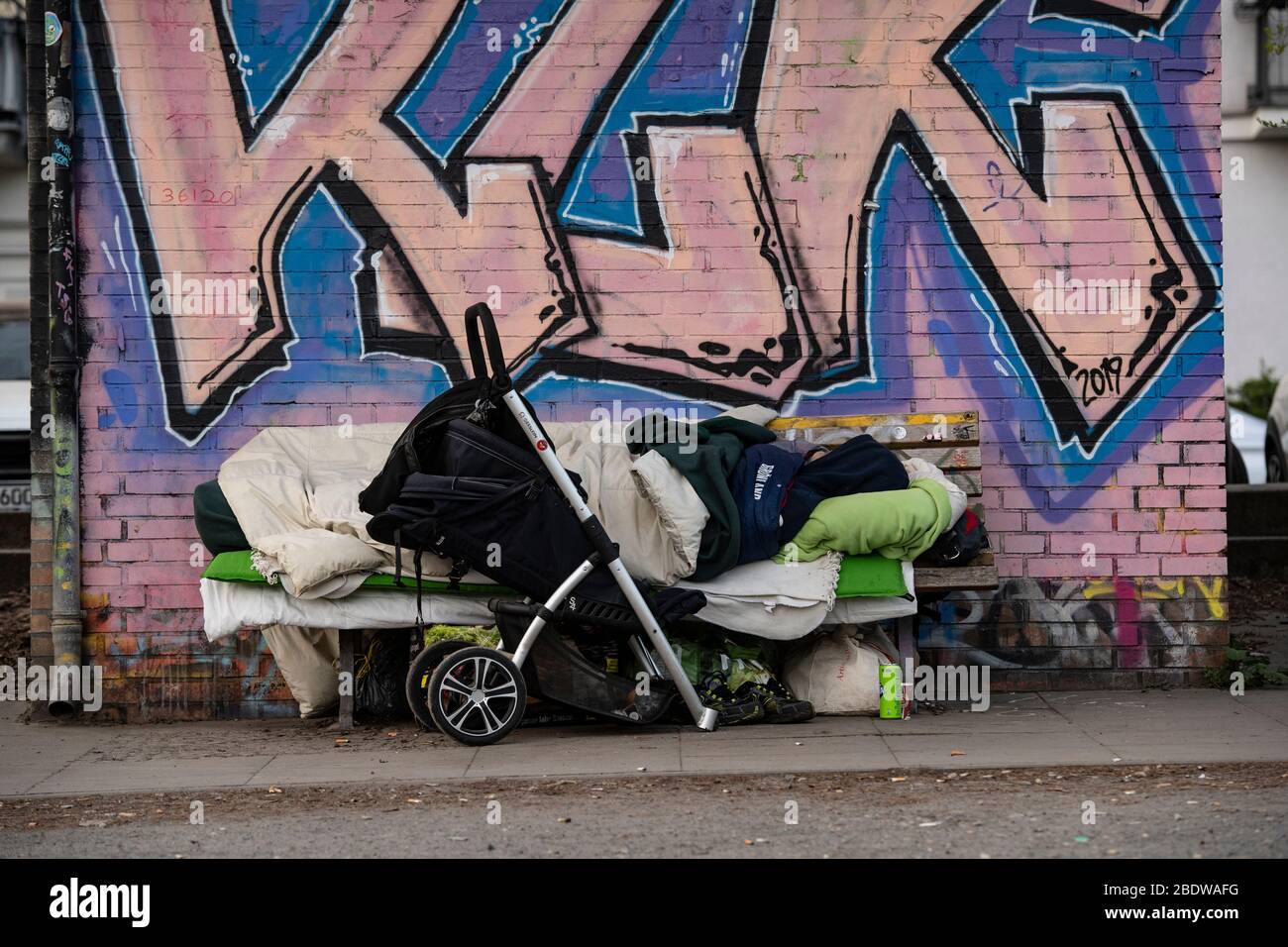 Homelessness stock hi-res stock photography and images - Alamy