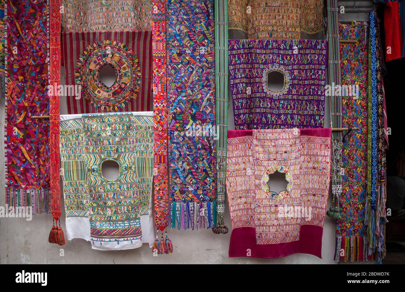 Mayan clothing hi-res stock photography and images - Alamy