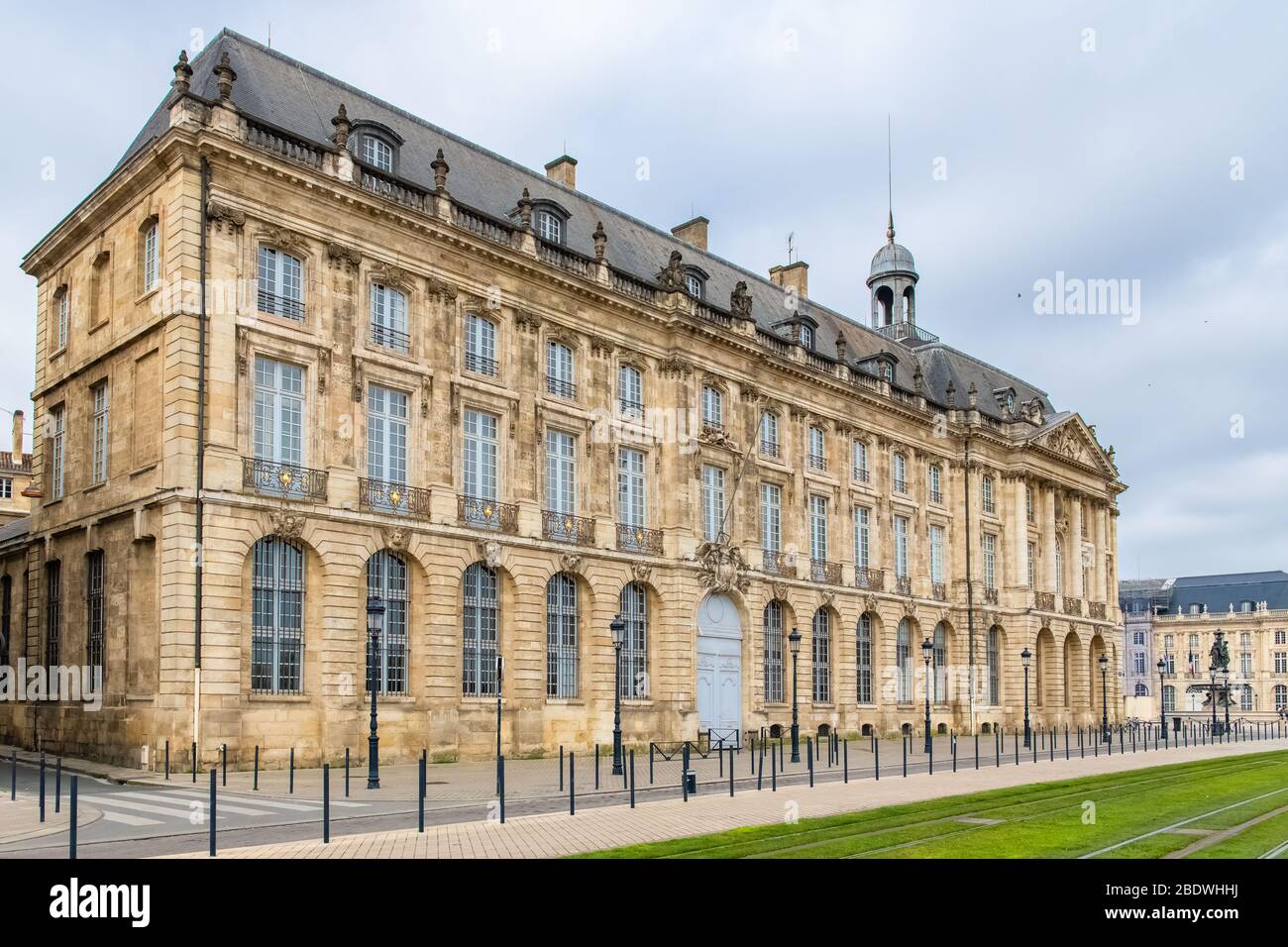 Place de la douane hi-res stock photography and images - Alamy