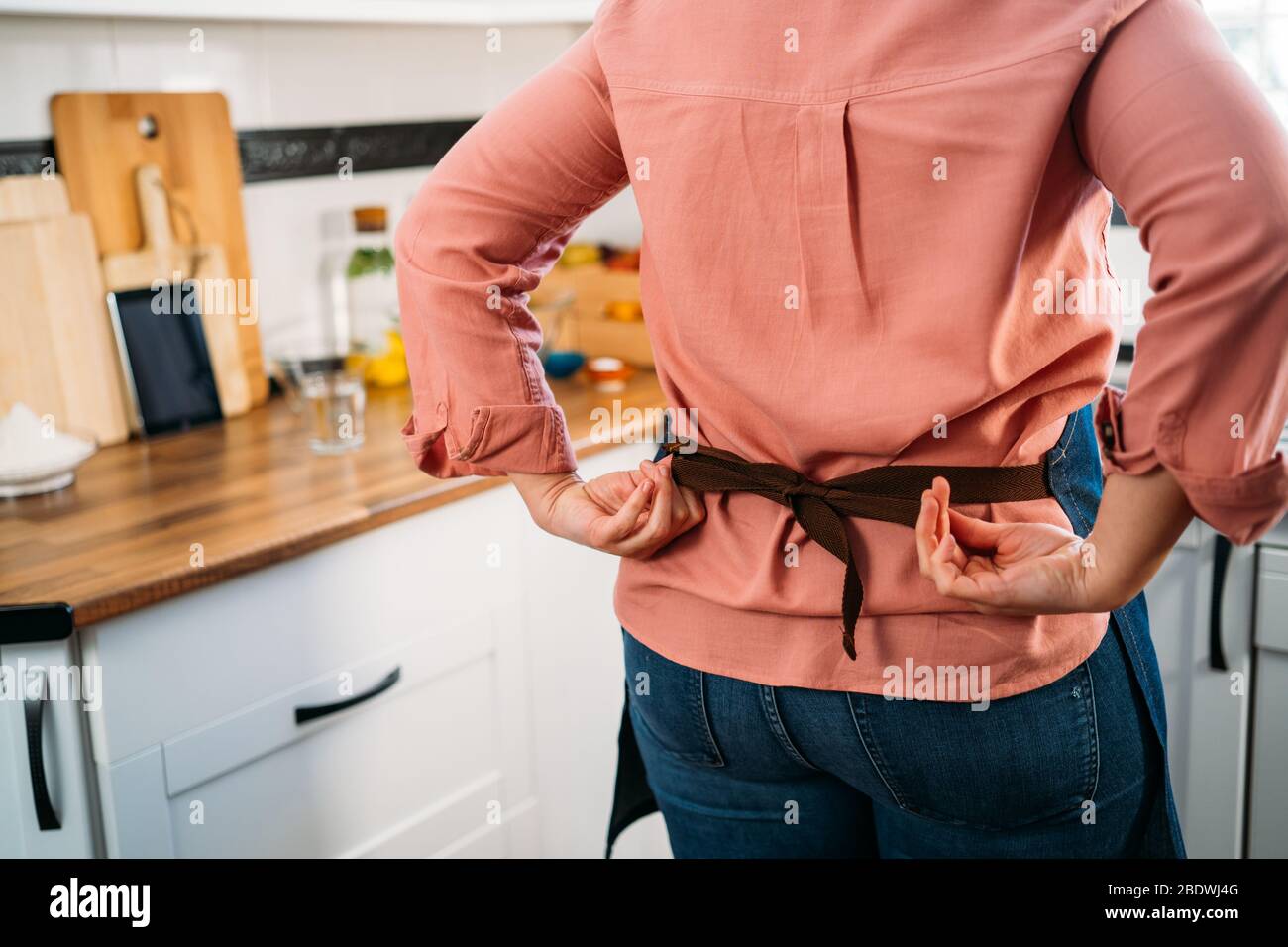 Knotting hi-res stock photography and images - Alamy