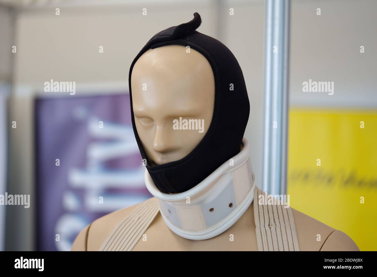 Neck support hi-res stock photography and images - Alamy