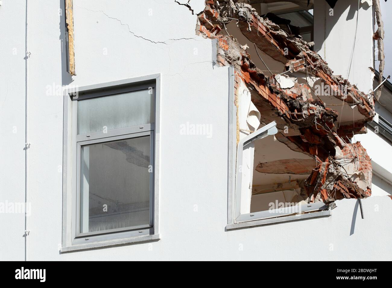 Old window with shattered glass on a demolition house Stock Photo - Alamy