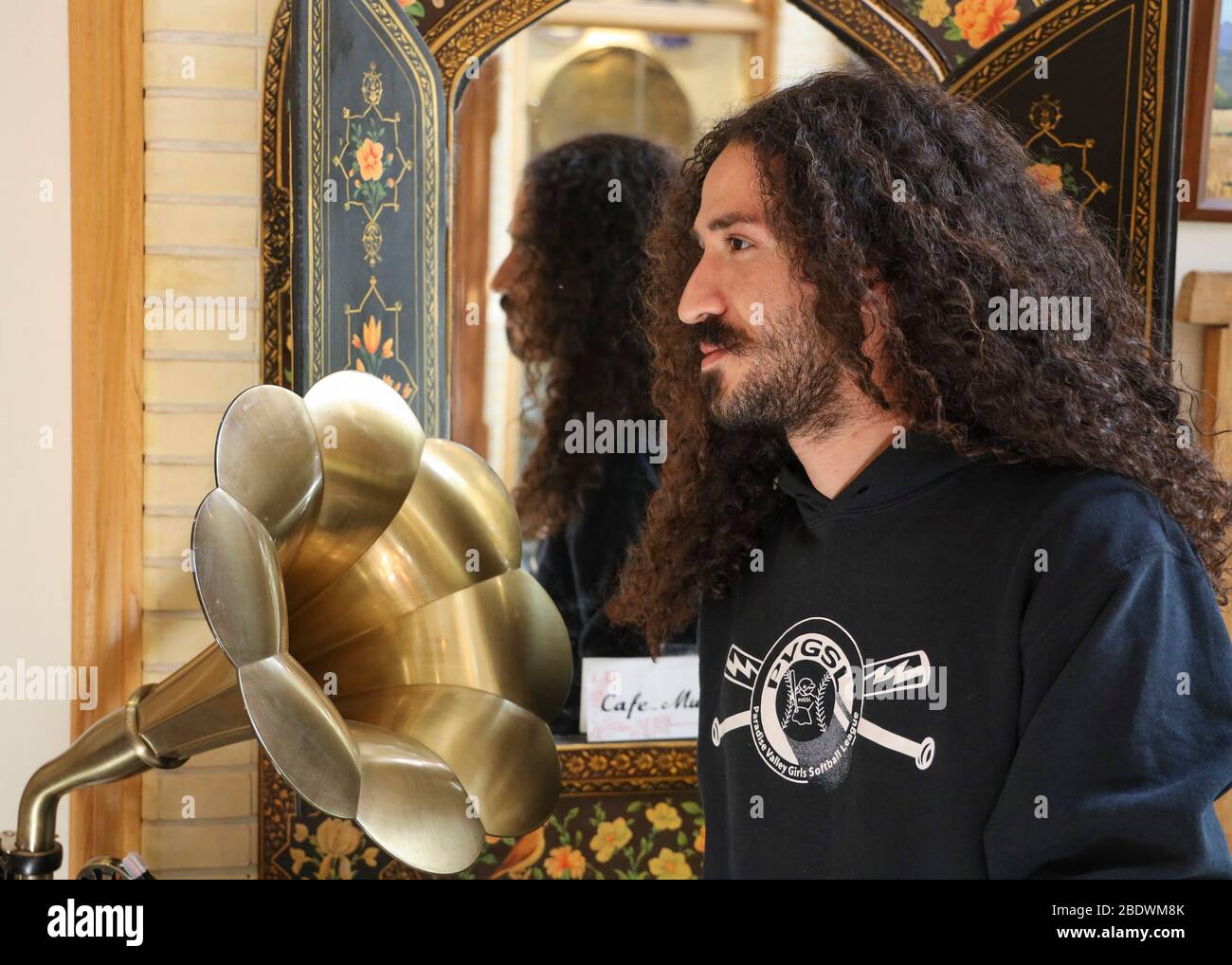 Portrait iranian man iran hi-res stock photography and images - Alamy